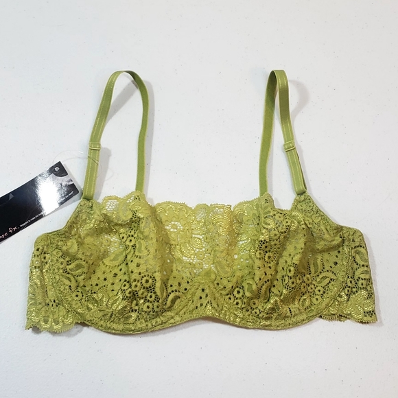 Shape FX | Intimates & Sleepwear | Nwt Shape Fx Lace Underwire Bra ...